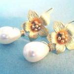 Golf Flower And Teardrop Pearl Earrings on Luulla